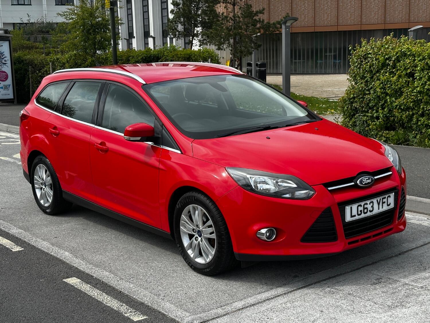 SOLD - Used FORD FOCUS 2013 Red in Paignton, Devon | Paignton Motor Company
